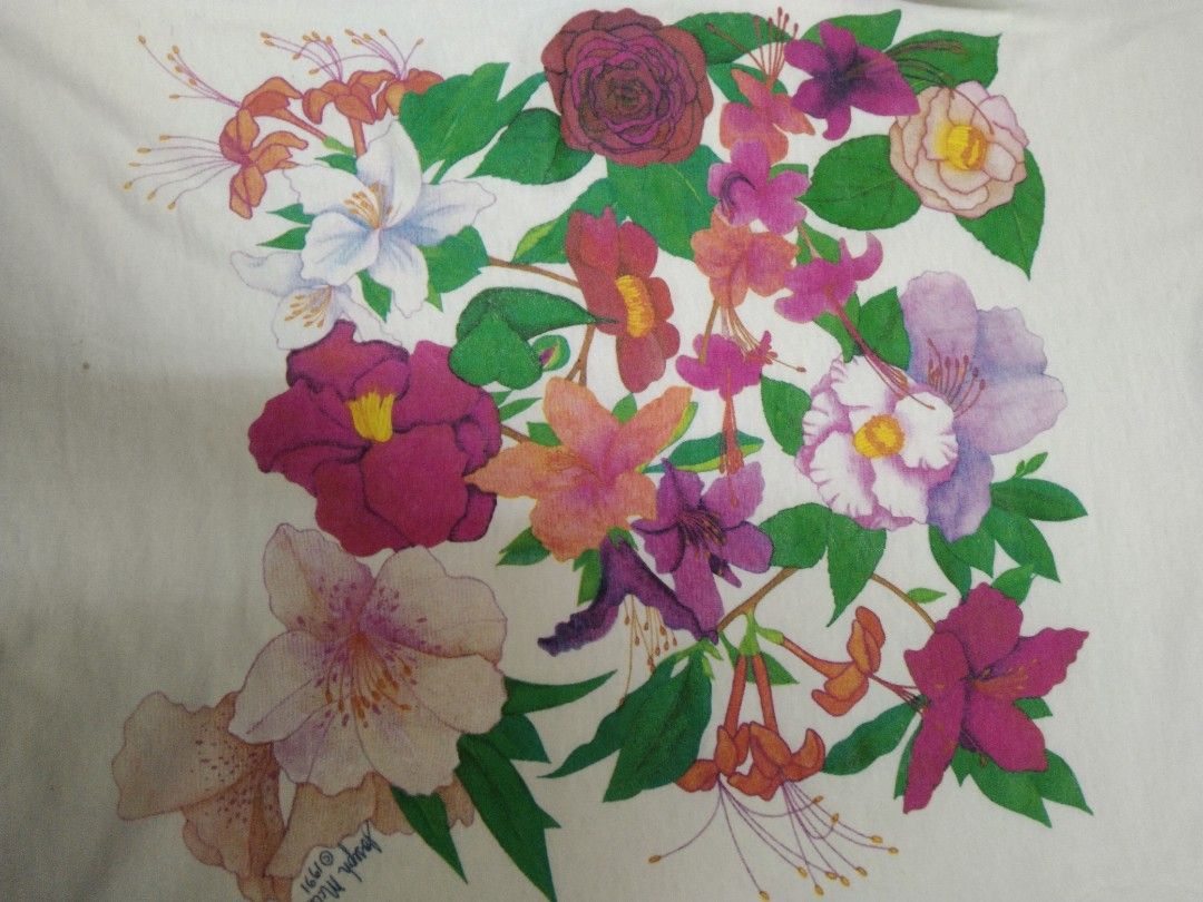 Vintage 90s Bunga Raya, Men's Fashion, Tops & Sets, Tshirts & Polo ...