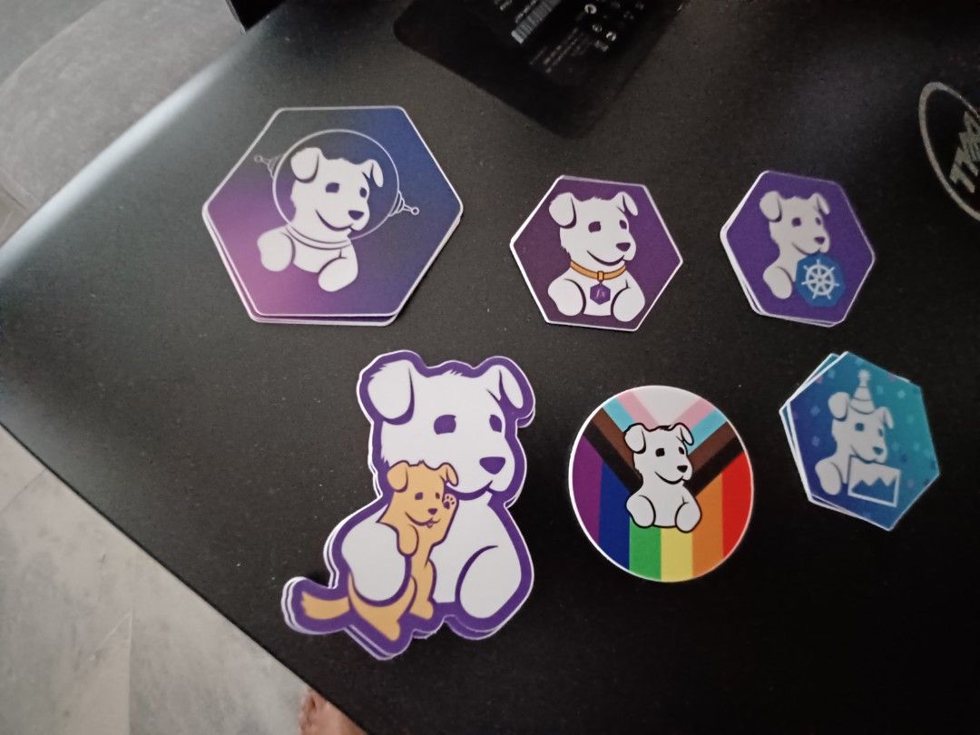 Datadog Logo Stickers, Hobbies & Toys, Collectibles & Memorabilia, Fan ...