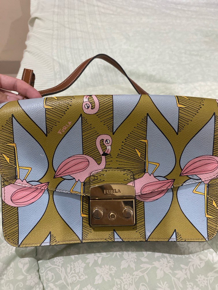 furla sling bag original, Fesyen Pria, Tas & Dompet , Tas Selempang di ...