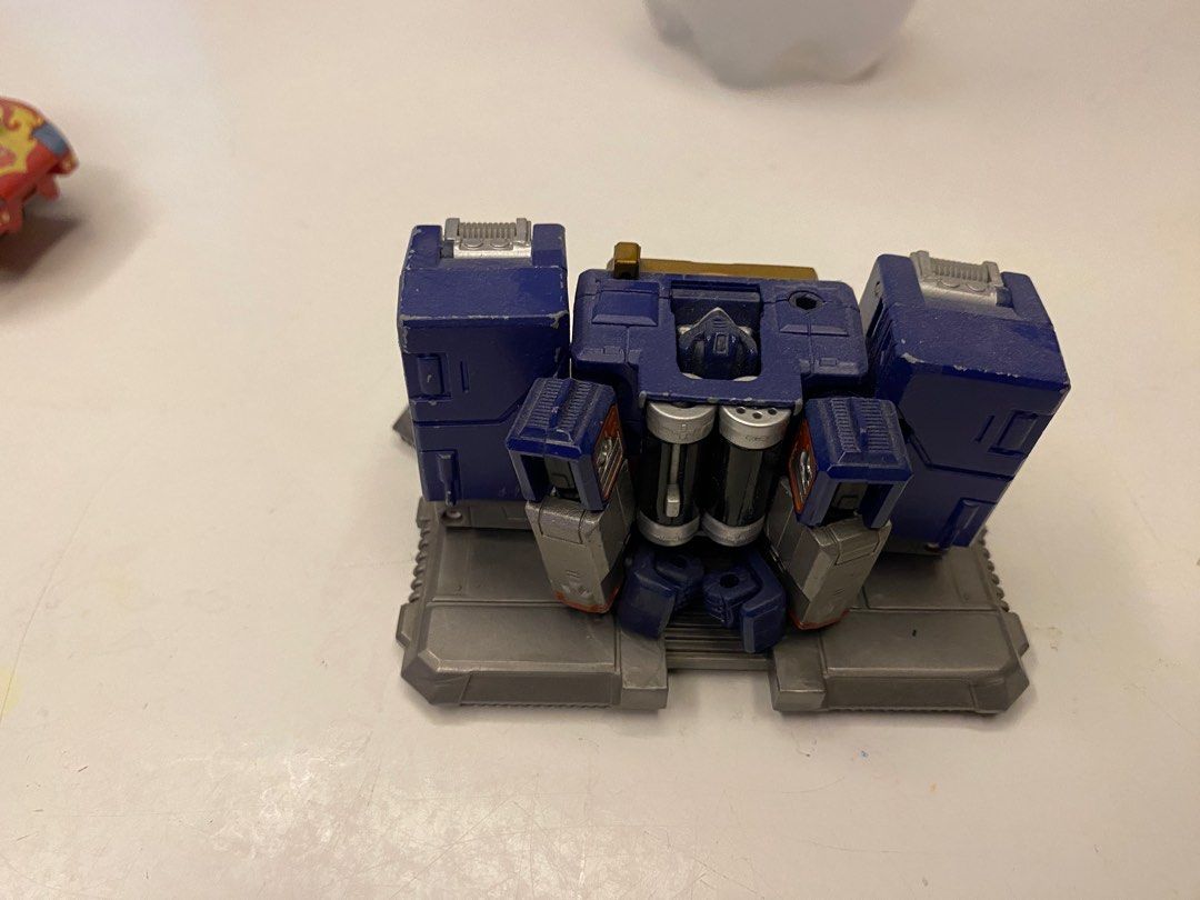 Hasbro Titanium Series - Transformers 6 Cyber Hero - Soundwave Figure ...