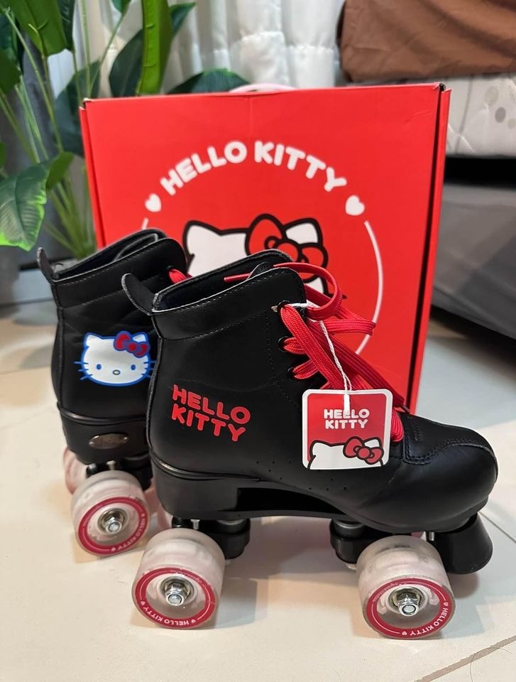 Hello Kitty Roller Skates with LED Light Wheels, Sports Equipment ...