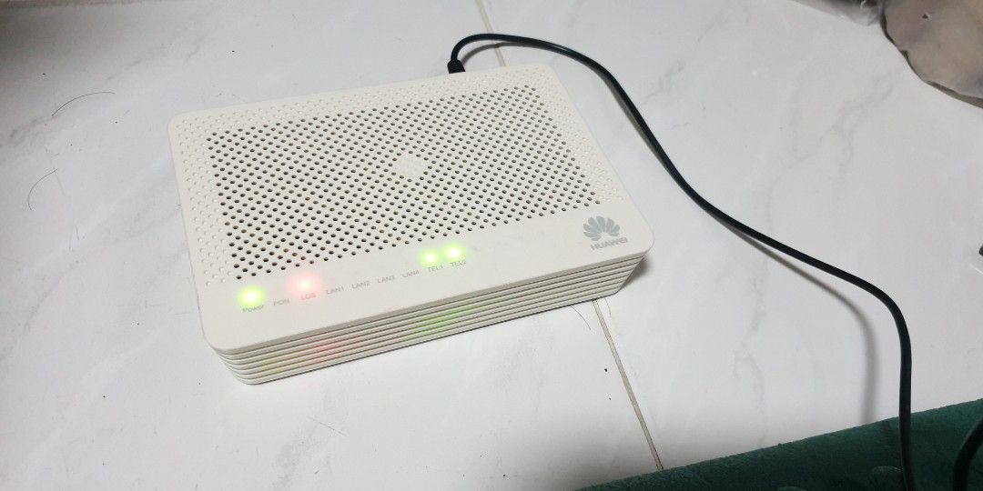 Huawei EchoLife HG8240H5 GPON Terminal, Computers & Tech, Parts ...