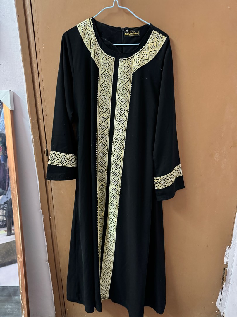 Jubah (Arab Style), Women's Fashion, Muslimah Fashion, Kaftans & Jubahs ...