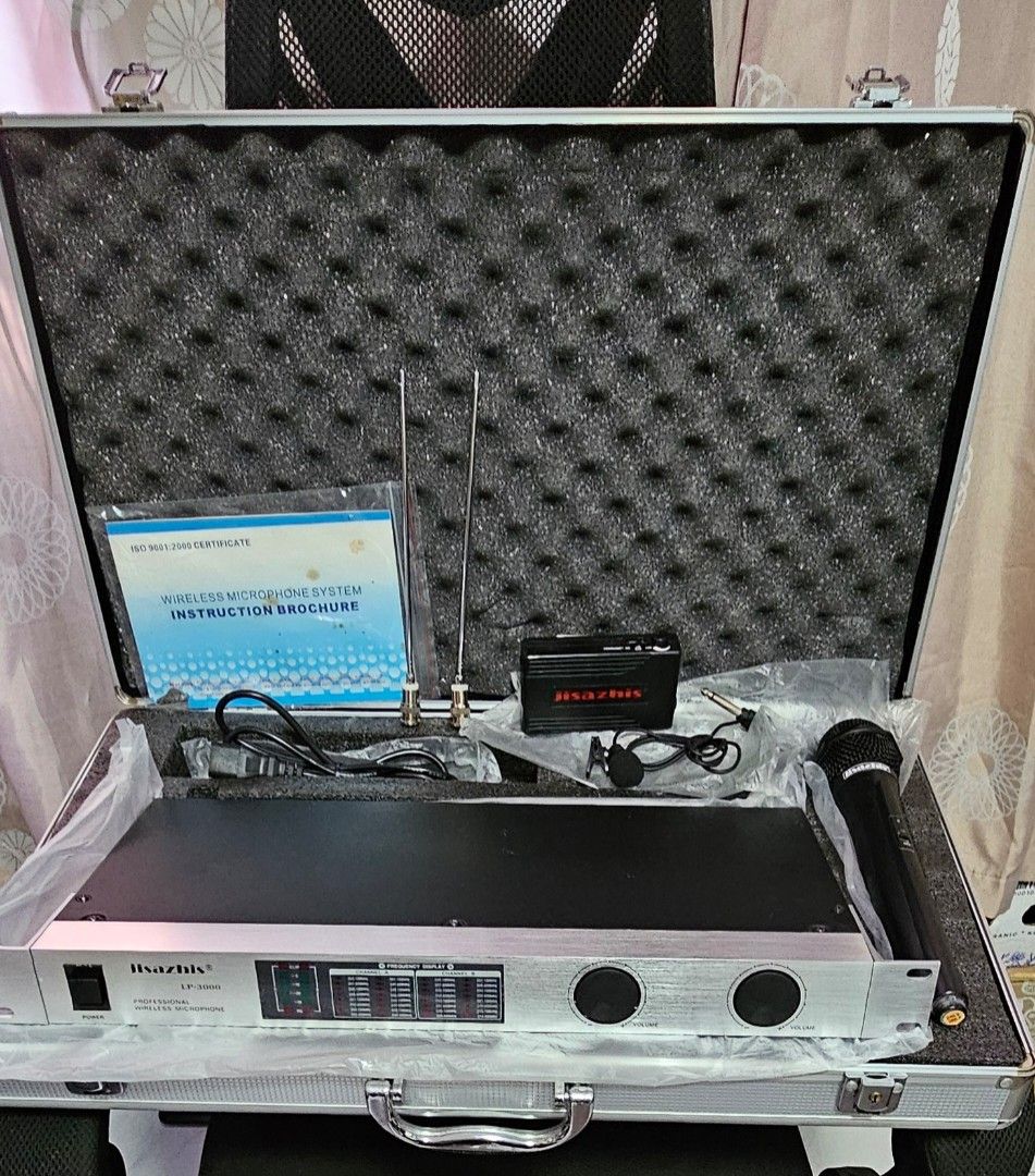 LP3000 wireless microphone, Audio, Microphones on Carousell