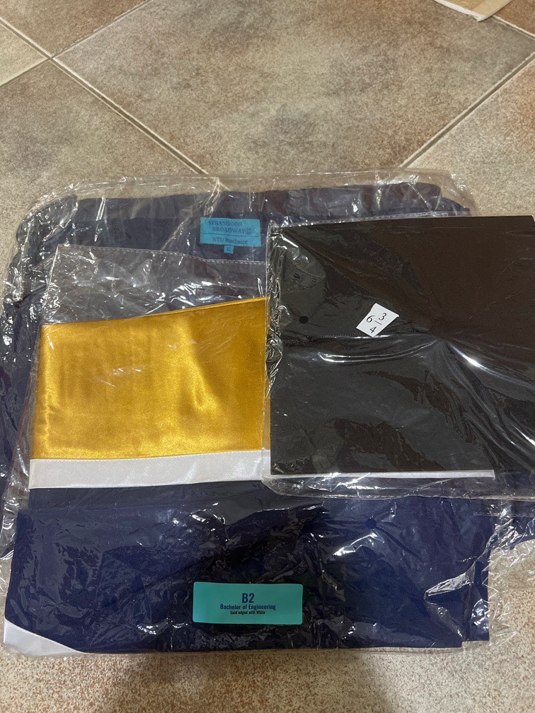 NTU Bachelor of Engineering Graduation Gown, Women's Fashion, Dresses ...