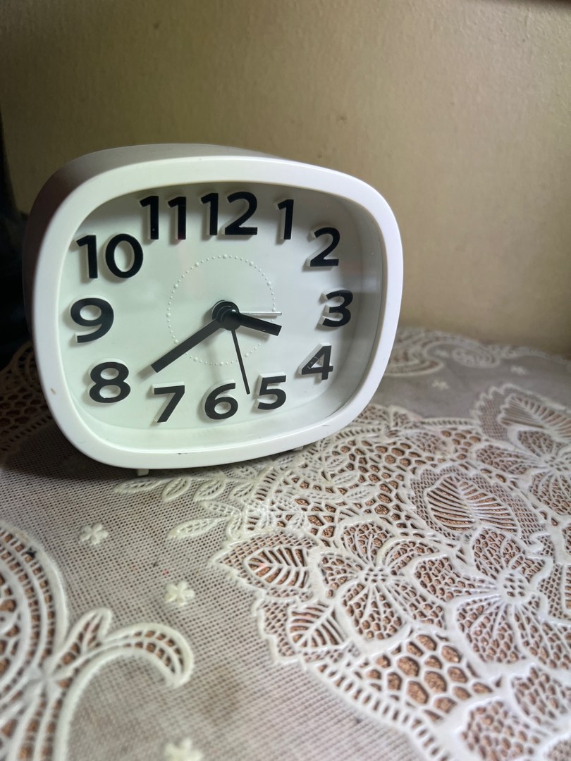 OUSIKA Alarm Clocks Square Small Alarm Clock Snooze Silent Sweeping ...
