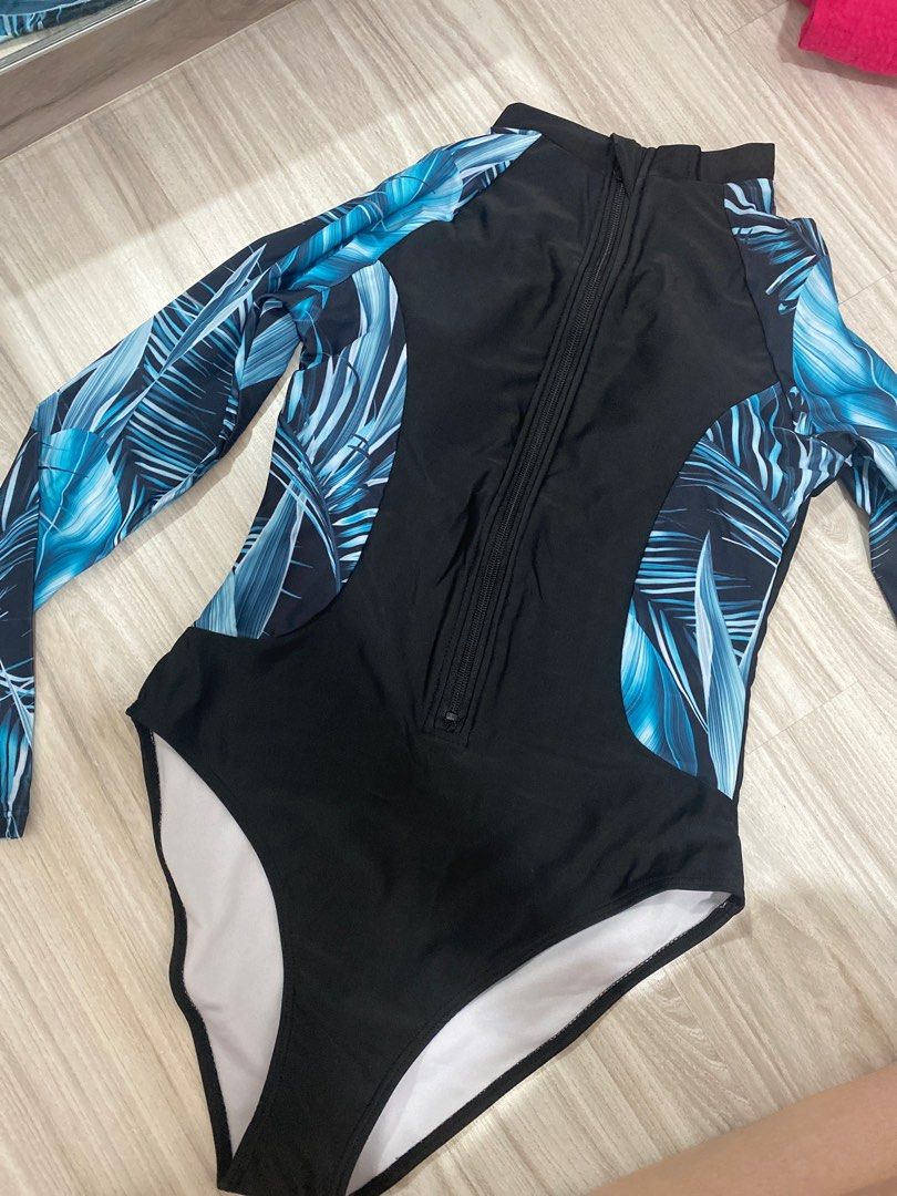Rash guard / Swimsuit, Women's Fashion, Swimwear, Rash guard on Carousell