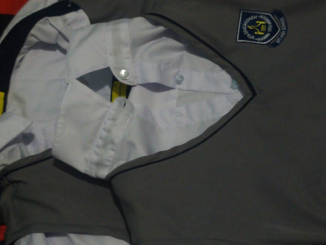 sti shs uniform blouse and skirt (medium), Looking For on Carousell