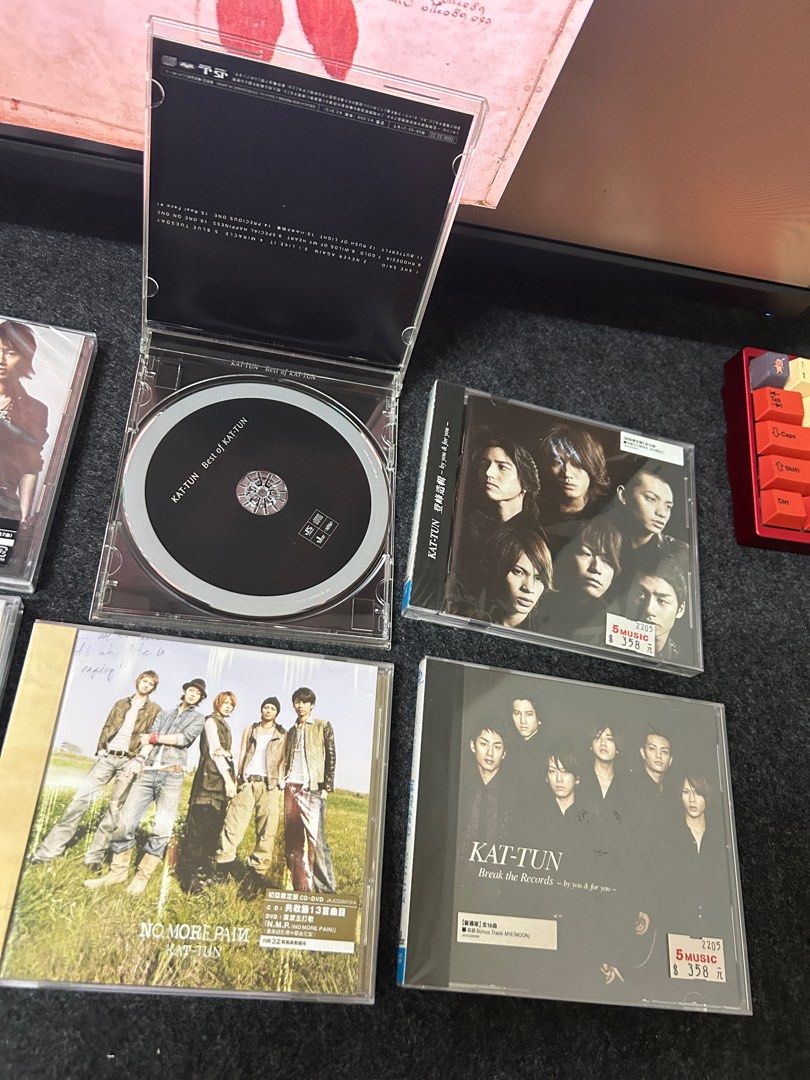 全新 未拆封 收藏品 KAT-TUN 3海盜女王 登峰造極 限定版 NO MORE PAIN CD+DVD 專輯, 哩哩扣扣, 其他在旋轉拍賣