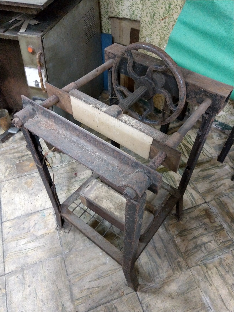 Book / Paper Presser (Solid Metal), Commercial & Industrial, Industrial ...