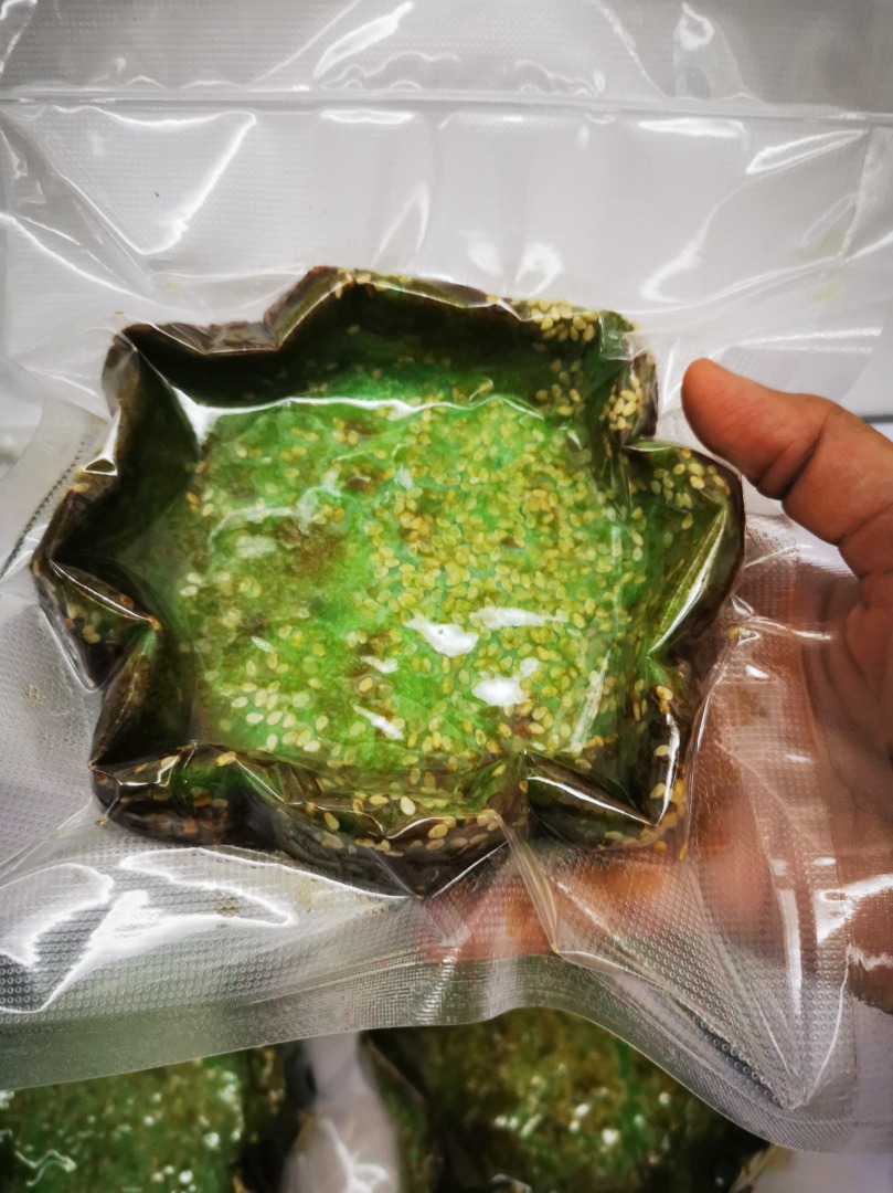 Kuih bakar kemboja vacuum frozen, Food & Drinks, Chilled & Frozen Food ...