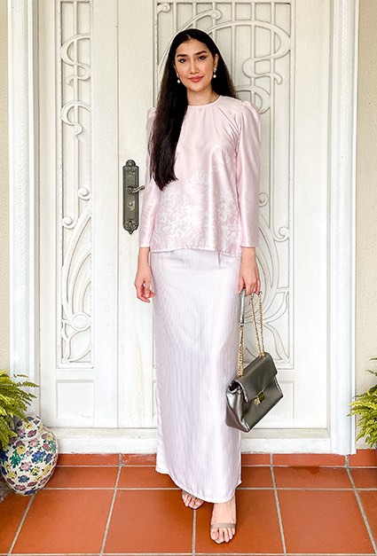 Losravelda Jayla Kurung, Women's Fashion, Muslimah Fashion, Baju Kurung ...