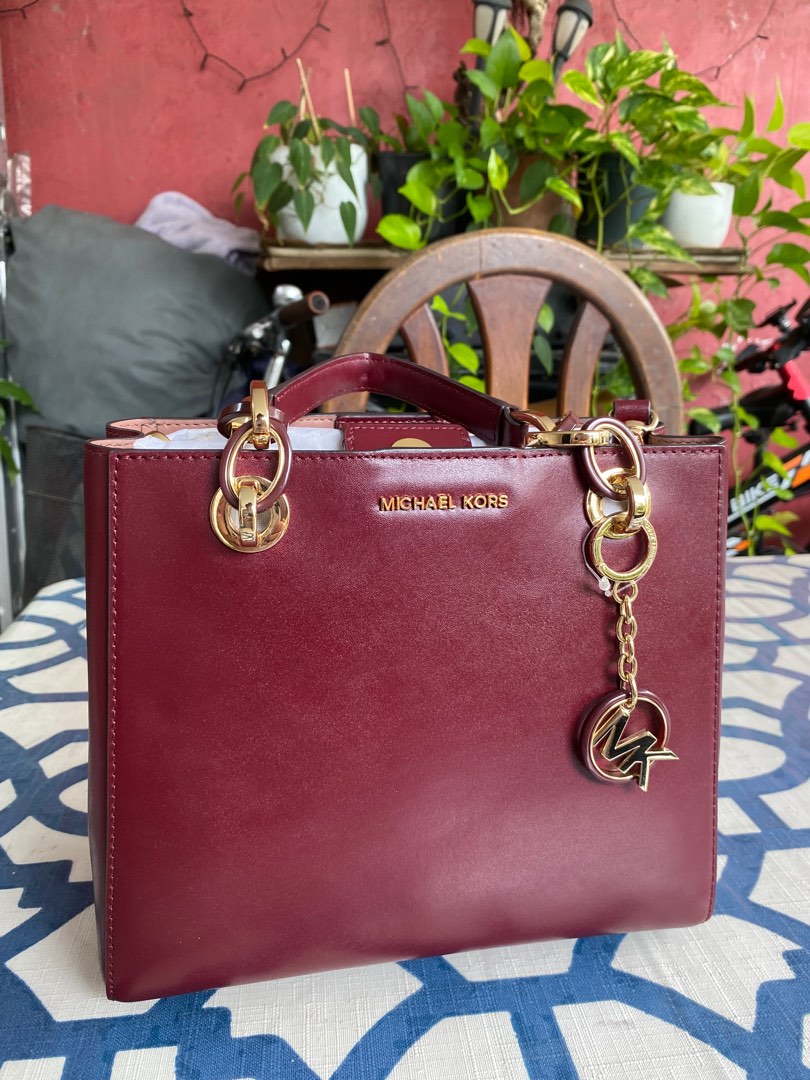 MICHAEL KORS CYNTHIA SMALL LEATHER SATCHEL, Women's Fashion, Bags ...