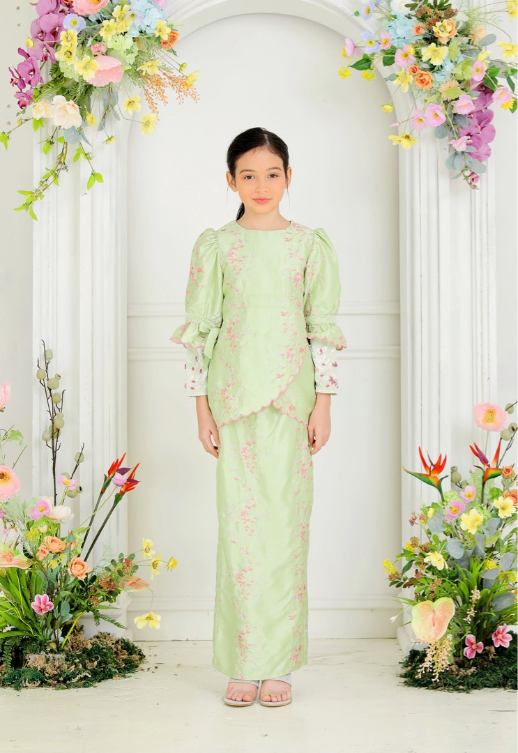 Minaz KIDS rebecca luxe kurung size L, Women's Fashion, Dresses & Sets ...