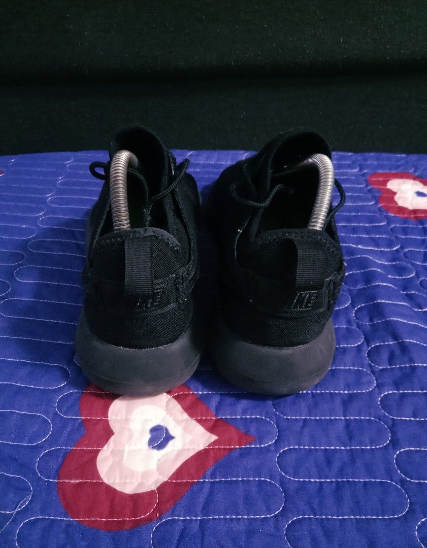 Nike slip on bertali, Men's Fashion, Footwear, Sneakers on Carousell