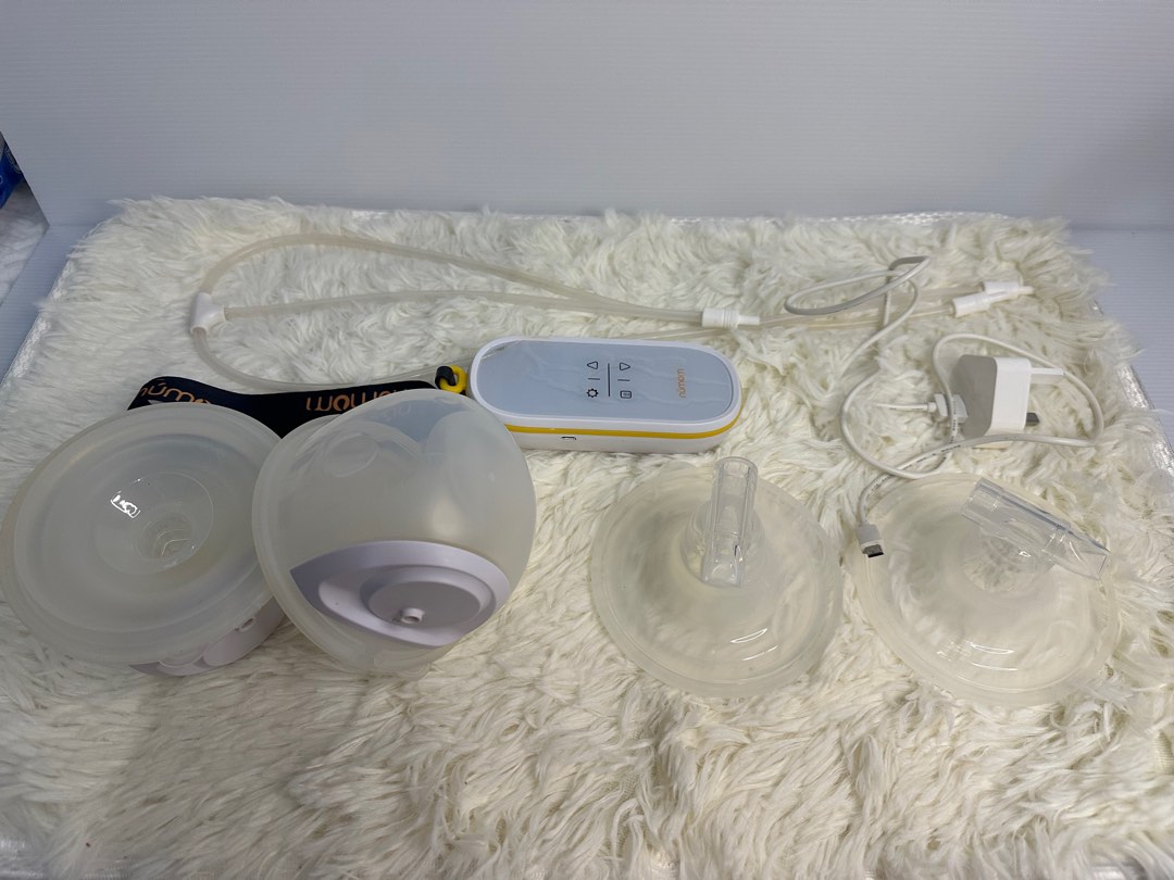 Numom light breastpump, Babies & Kids, Nursing & Feeding, Breastfeeding ...