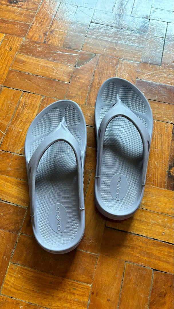 Oofos Slippers, Men's Fashion, Footwear, Slippers & Slides on Carousell