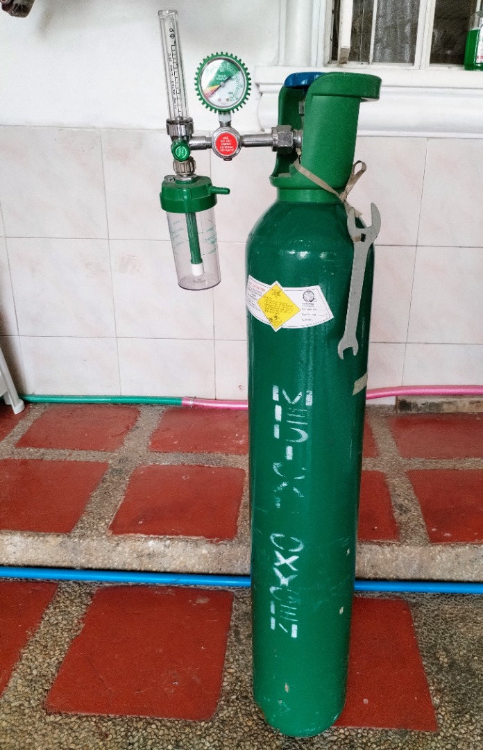 Oxygen Tank 20LBS with regulator, Health & Nutrition, Medical Supplies ...