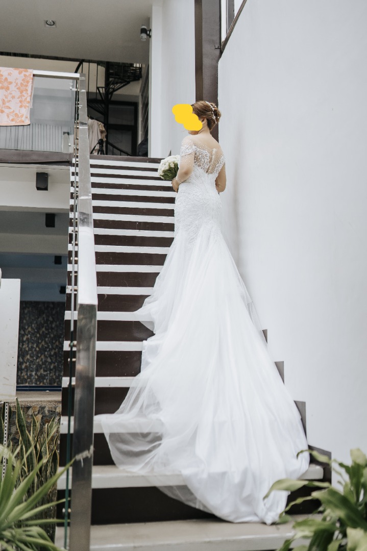 Serpentine Wedding Gown + FREE Long ROBE with Raffles And FREE VEIL ...