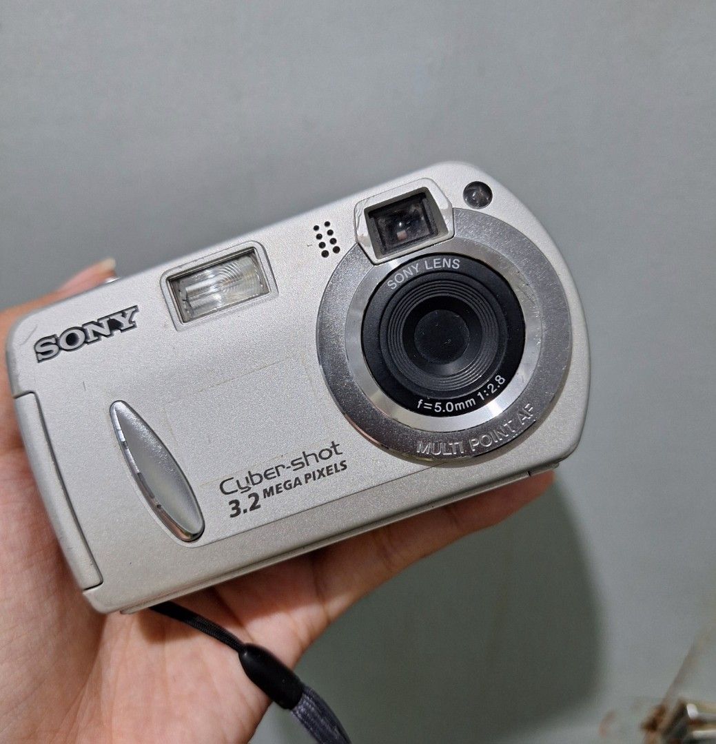 Sony Cybershot DSC P-32, Photography, Cameras on Carousell