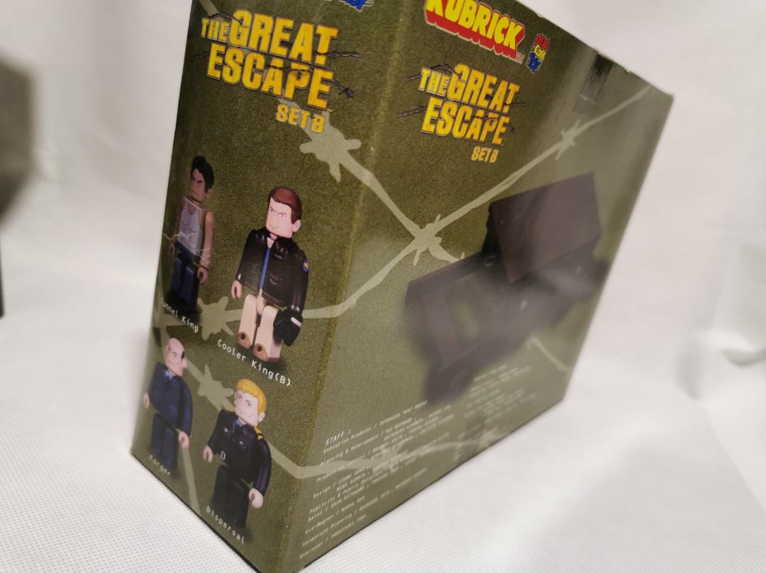 The GREAT ESACAPE set B Kubrick 4 kubrick figures with train track car ...