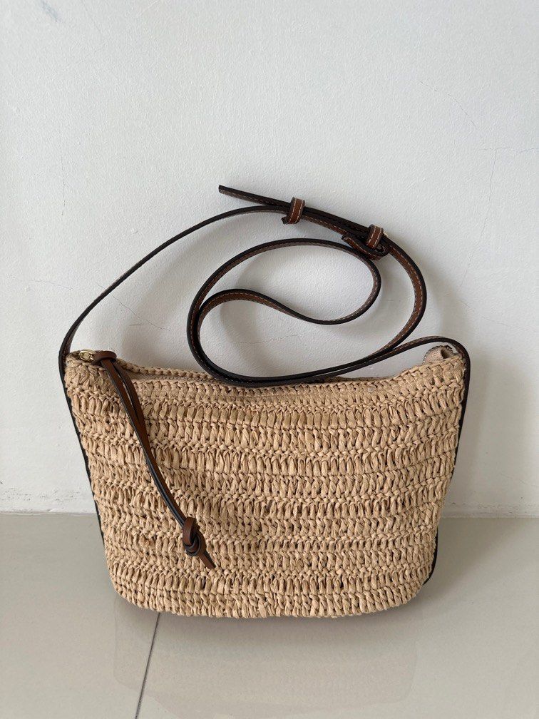 100% Authentic zara raffia bag for let go!!, Luxury, Bags & Wallets on ...