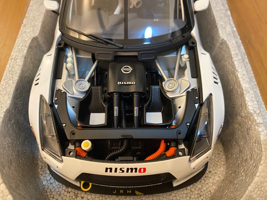 AUTOART GT-R FIA Sumo Power 2010, Hobbies & Toys, Toys & Games on Carousell