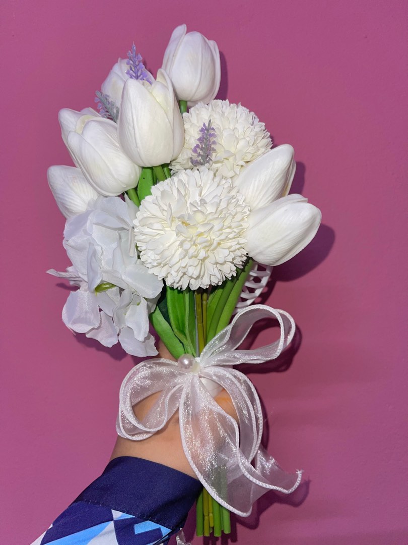 BUNGA TANGAN NIKAH / TUNANG, Hobbies & Toys, Stationery & Craft ...