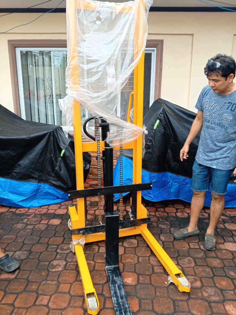 Manual Stacker, Commercial & Industrial, Construction & Building ...