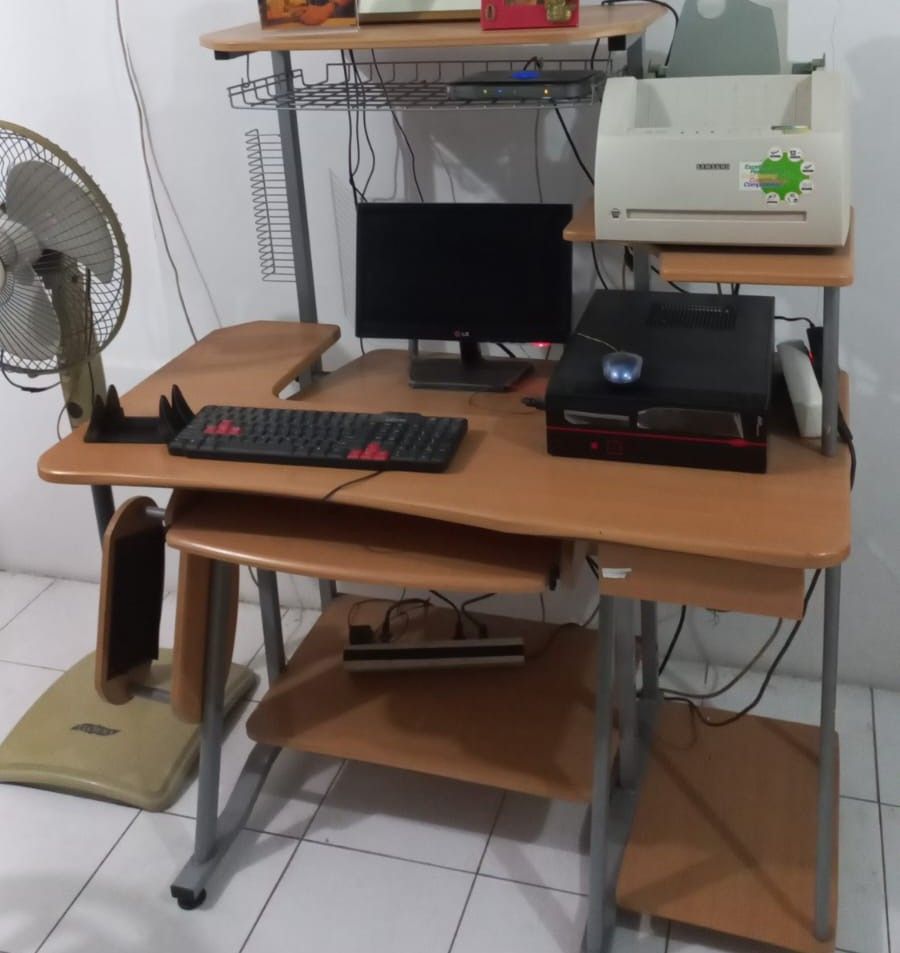 Meja Komputer Printer, Elektronik, Bagian Komputer & Aksesoris di Carousell