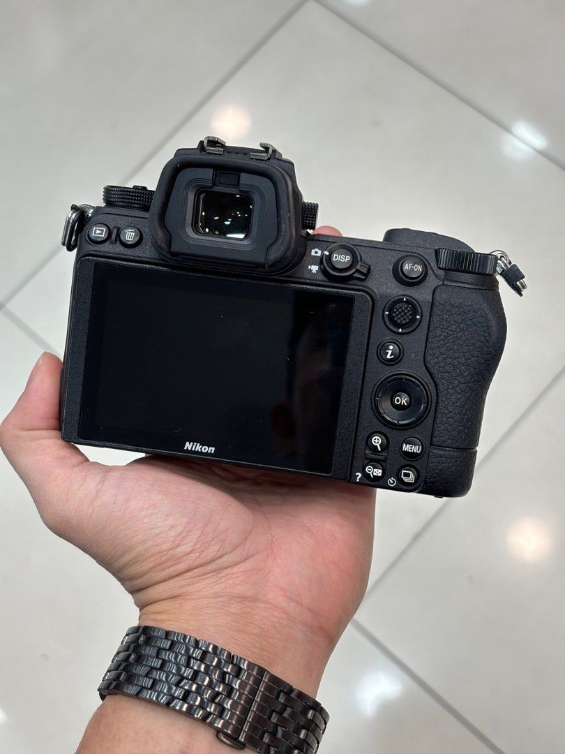 NIKON Z6 II BODY SHUTTER COUNT 100k+, Photography, Cameras on Carousell
