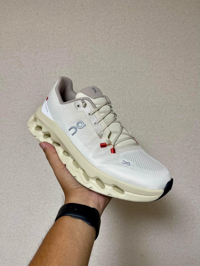 On Cloudtilt Sand Cream M, Men's Fashion, Footwear, Sneakers on Carousell