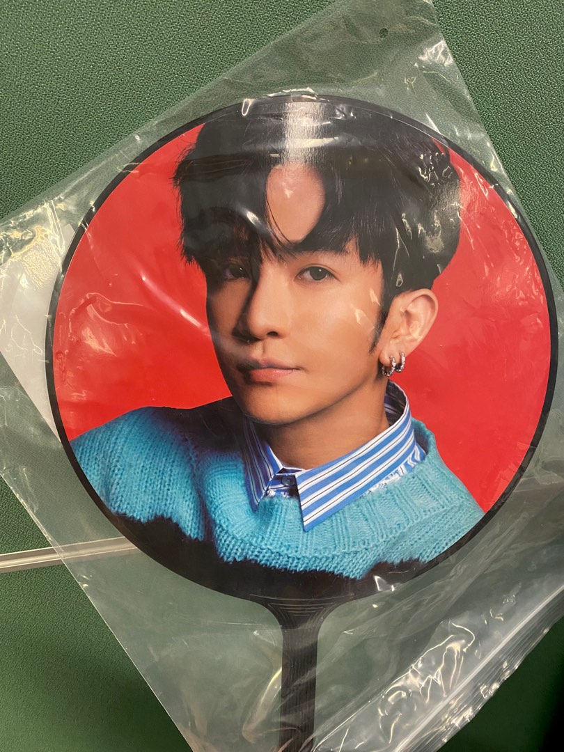 (全新) Mirror Anson Lo扇, 興趣及遊戲, 收藏品及紀念品, 明星周邊 - Carousell