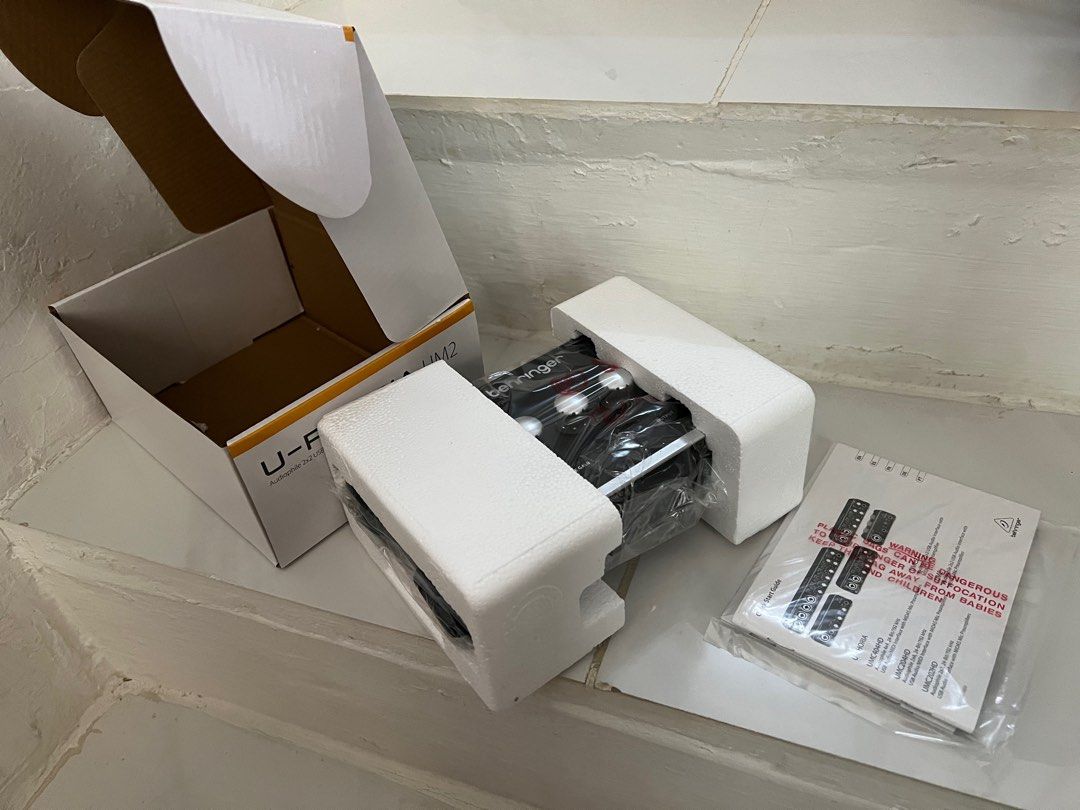 Behringer U-PHORIA UM2 Audiophile 2x2 USB Audio Interface with XENYX ...