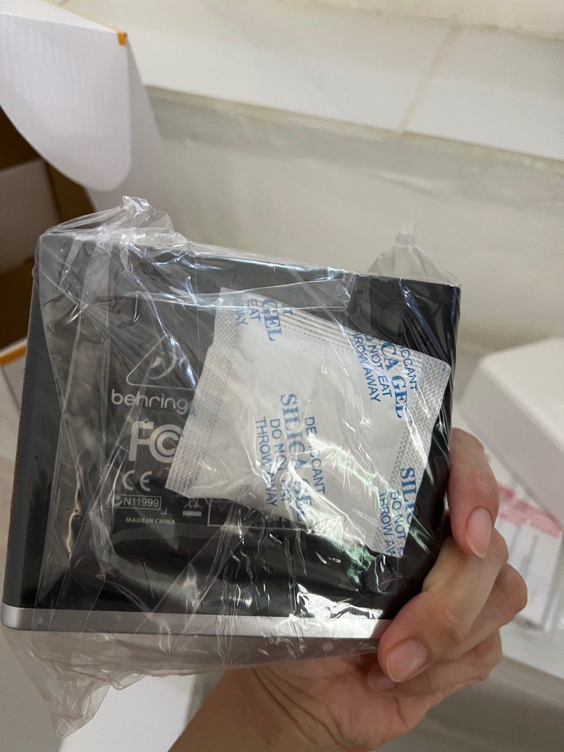 Behringer U-PHORIA UM2 Audiophile 2x2 USB Audio Interface with XENYX ...