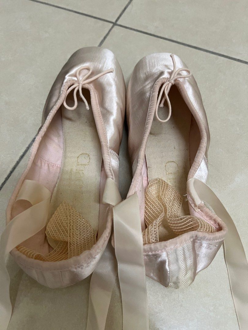 Chacott Swan Ballet Shoe, Women's Fashion, Footwear, Boots on Carousell