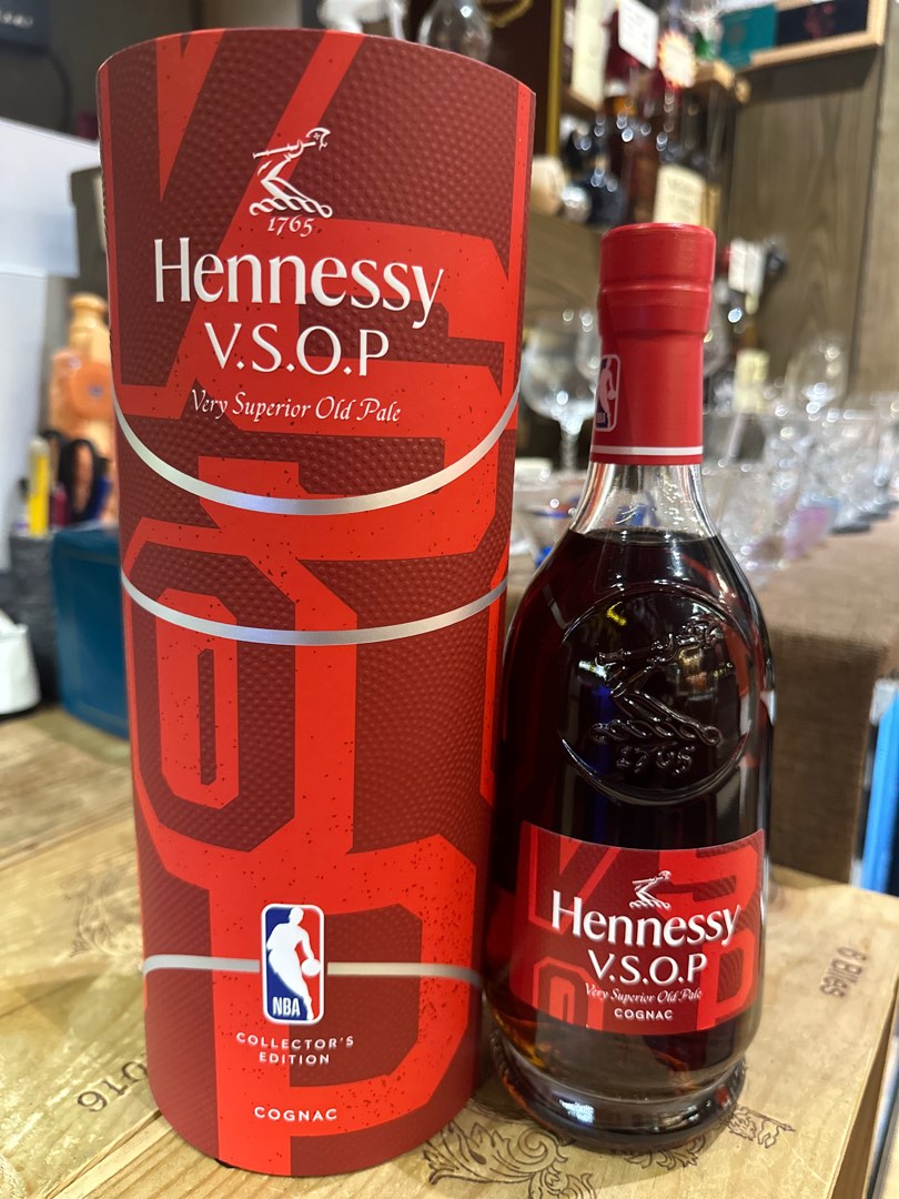 Hennessy VSOP NBA 2024限量版700ml, 嘢食 & 嘢飲, 酒精飲料 - Carousell