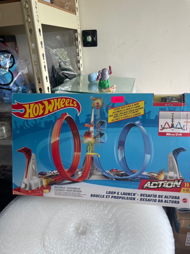 Hot Wheels Loop & Launch, Hobbies & Toys, Toys & Games on Carousell