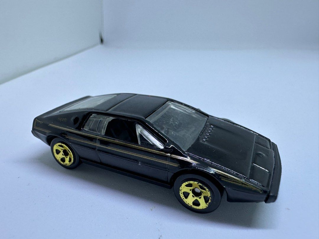 Hot Wheels Lotus Esprit S1, Hobbies & Toys, Toys & Games on Carousell