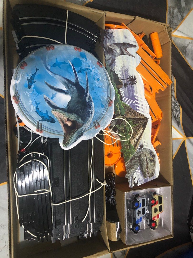 Jurassic Predator Pursuit, Hobbies & Toys, Toys & Games on Carousell