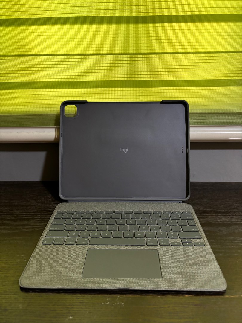 Logitech Combo Touch Ipad Pro 12.9, Computers & Tech, Laptops ...