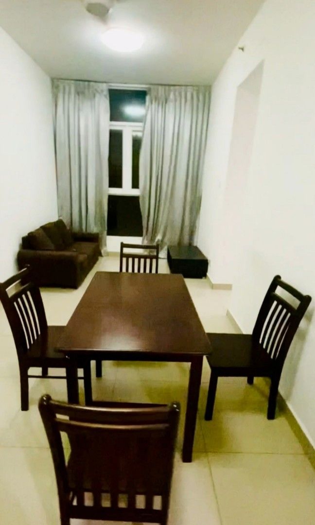 Middle Room at mutiara villa. University Nearest -UOC,MMU,Limkokwing ...