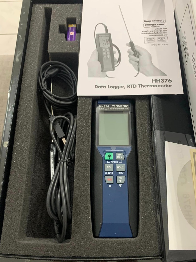 OMEGA DATA LOGGER RTD THERMOMETER HH376, Commercial & Industrial ...