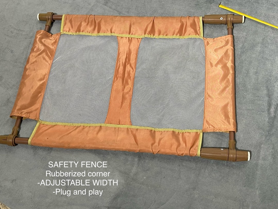 SAFETY FENCE/GATE JAPAN SURPLUS PLUG AND PLAY, Babies & Kids, Baby ...