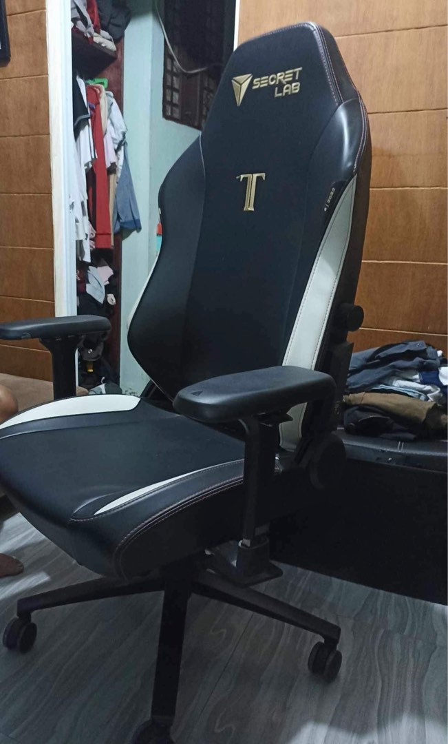 Secret Lab Gaming Chair, Furniture & Home Living, Furniture, Chairs on ...