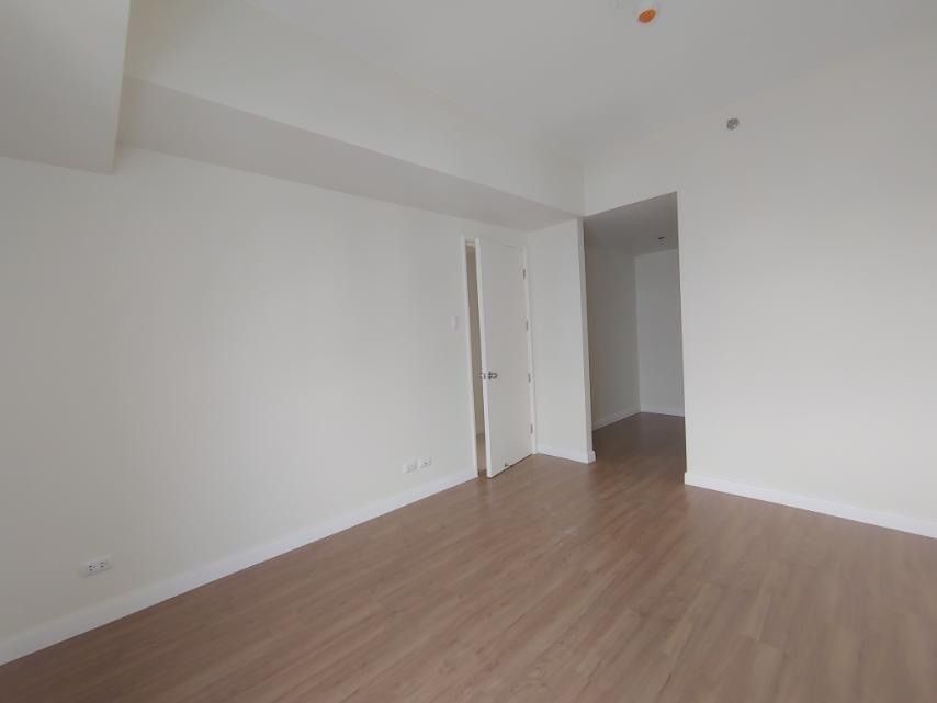 The Vantage at Kapitolyo East Tower 2 Bedroom with parking FOR SALE ...