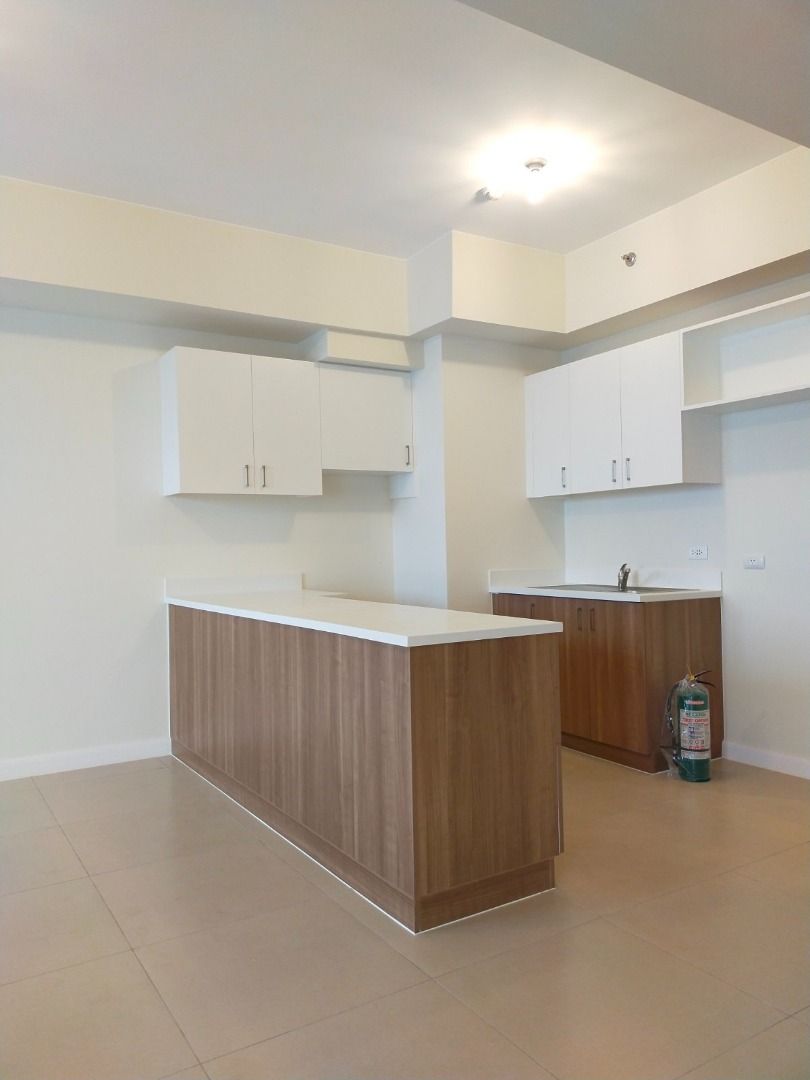 The Vantage at Kapitolyo East Tower 2 Bedroom with parking FOR SALE ...