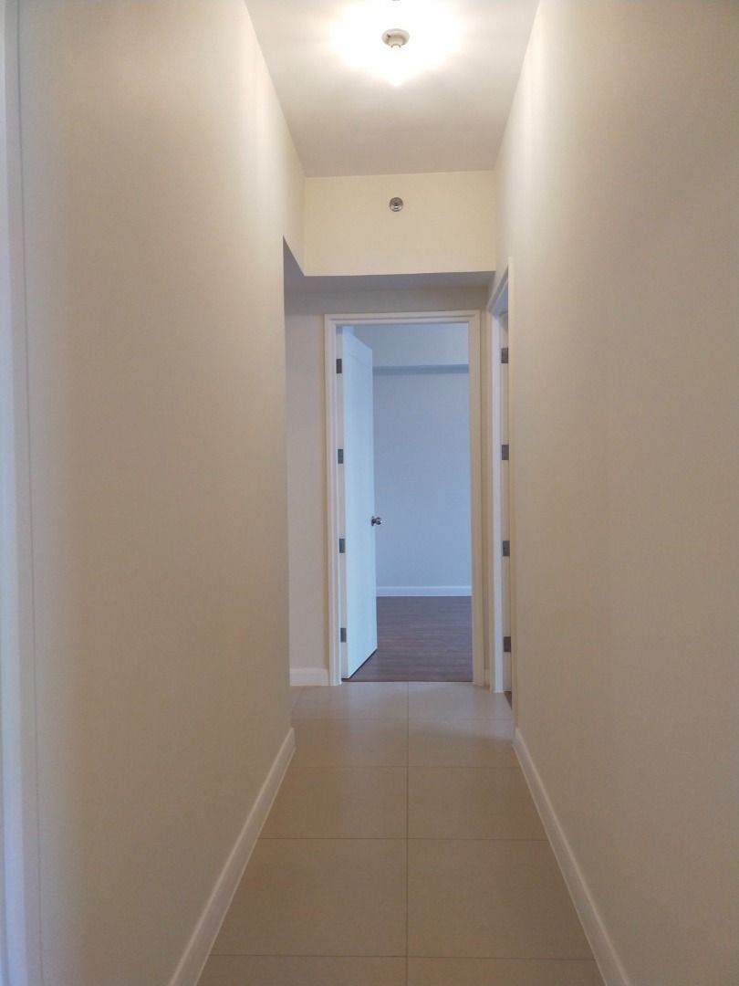 The Vantage at Kapitolyo East Tower 2 Bedroom with parking FOR SALE ...