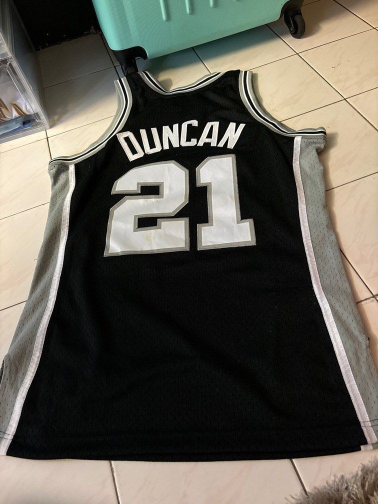 Tim Duncan basketball jersey nba, Men's Fashion, Activewear on Carousell