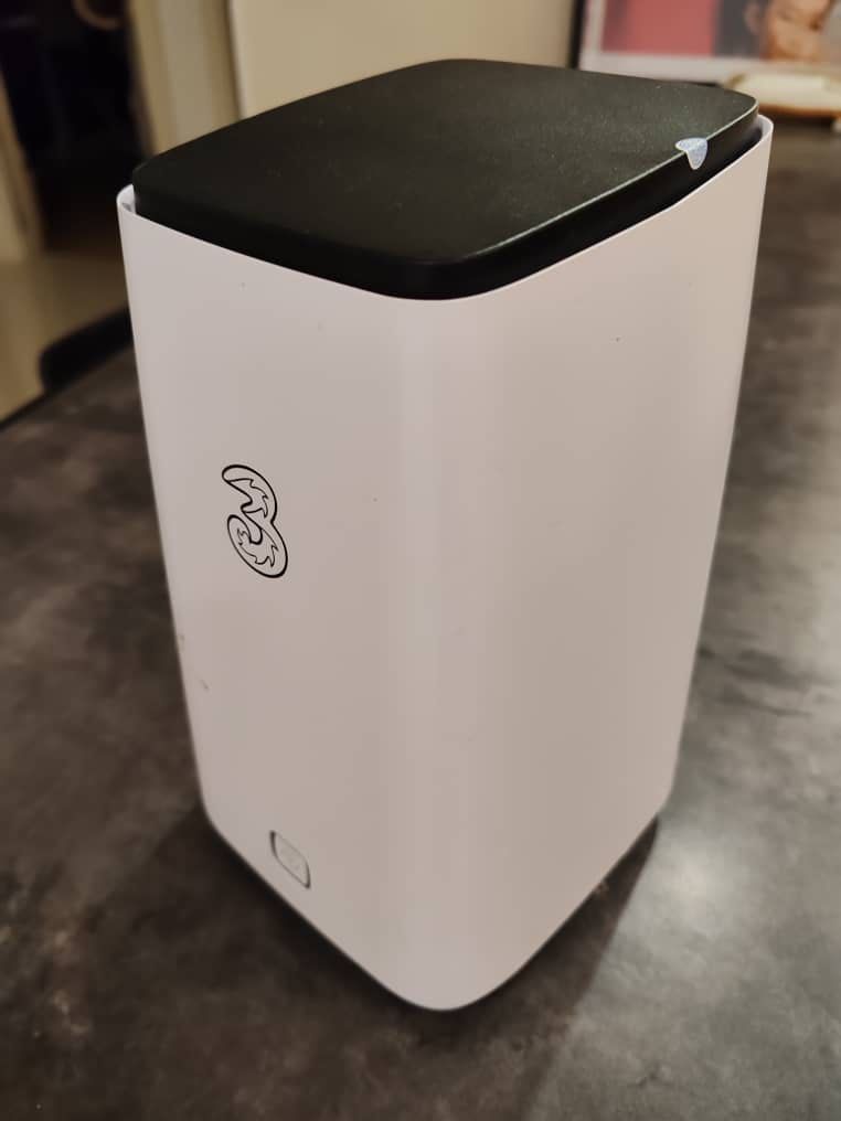 ZYXEL 3 UK NR5103E MODEM ROUTER 5G, Computers & Tech, Parts ...